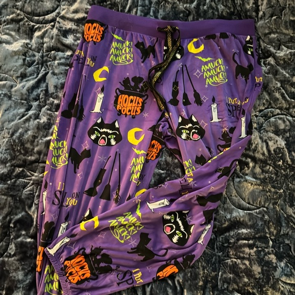 Disney | Intimates & Sleepwear | Disneys Hocus Pocus Womens Pajama ...